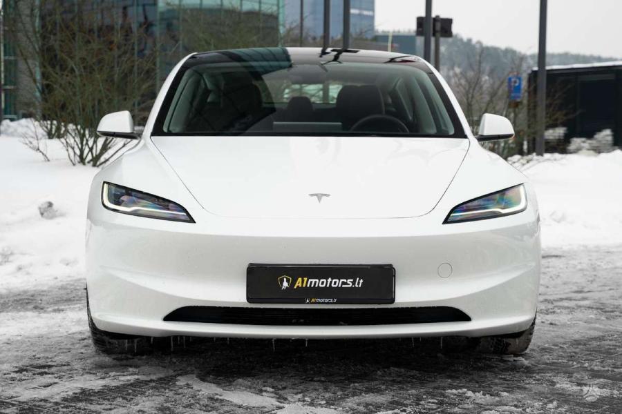 Balts Tesla Model 3 2024 Viļņa, ar dzinēja tilpumu 0.00 L un nobraukumu 65 tūkst. km par 37900 €, foto 5 vietnē AUTOMOTO.COM.LV