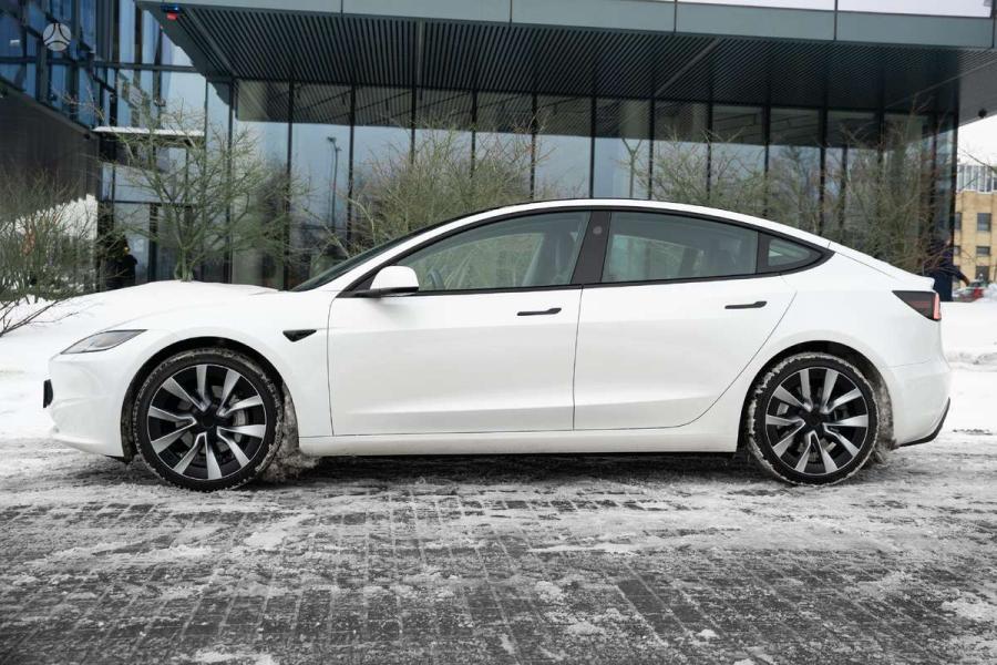 Balts Tesla Model 3 2024 Viļņa, ar dzinēja tilpumu 0.00 L un nobraukumu 65 tūkst. km par 37900 €, foto 7 vietnē AUTOMOTO.COM.LV