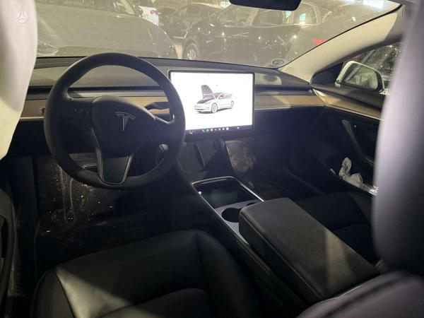 Balts Tesla Model 3 2024 Kauņa, ar dzinēja tilpumu 0.00 L un nobraukumu 33 tūkst. km par 16800 €, foto 9 vietnē AUTOMOTO.COM.LV