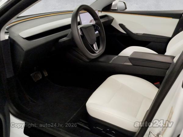 Balts Tesla Model 3 2024 Tallina, ar dzinēja tilpumu 0.00 L un nobraukumu 27 tūkst. km par 44990 €, foto 3 vietnē AUTOMOTO.COM.LV