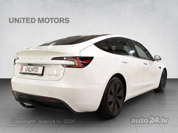 White Tesla Model 3 2024 in Tallinn, with an engine capacity of 0.00 L and mileage of 62 thousand km for 42990 €, photo 2 on AUTOMOTO.COM.LV