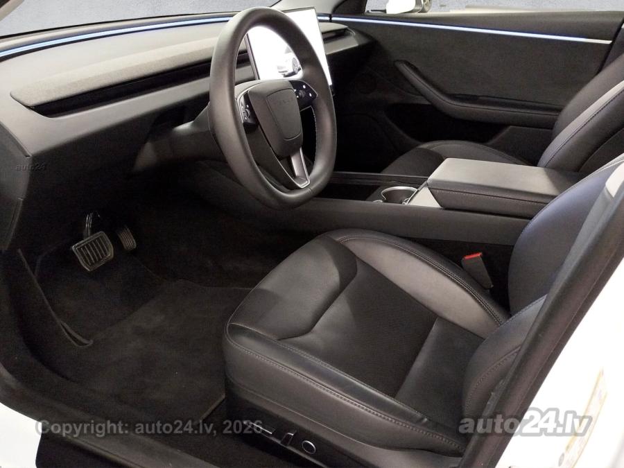 Balts Tesla Model 3 2024 Tallina, ar dzinēja tilpumu 0.00 L un nobraukumu 62 tūkst. km par 42990 €, foto 4 vietnē AUTOMOTO.COM.LV