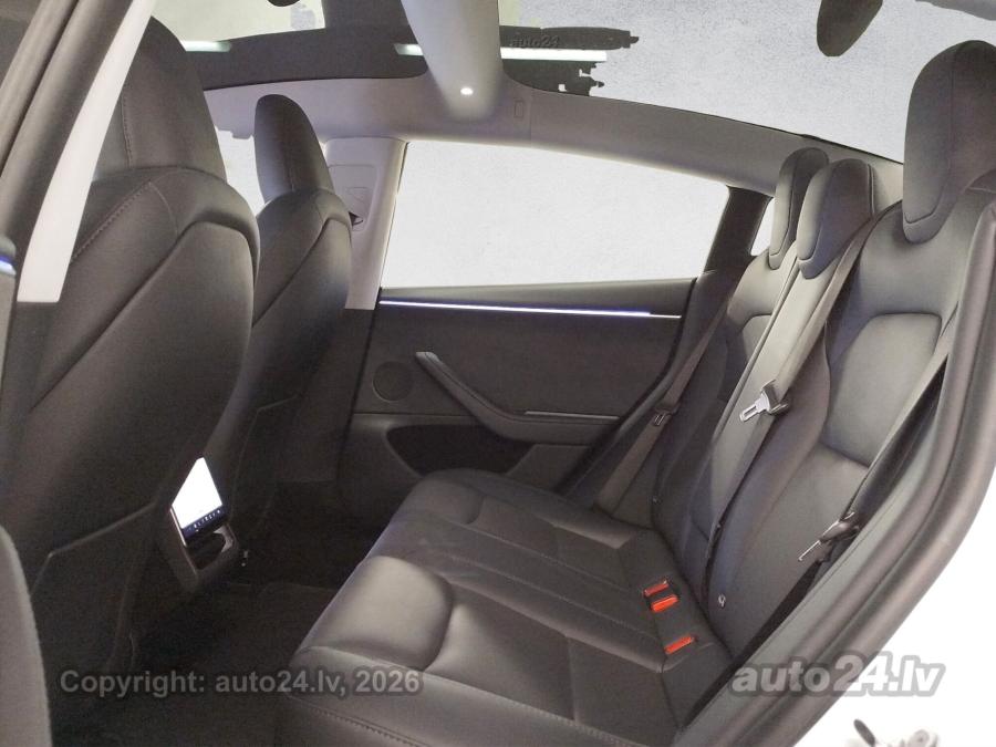 Balts Tesla Model 3 2024 Tallina, ar dzinēja tilpumu 0.00 L un nobraukumu 62 tūkst. km par 42990 €, foto 8 vietnē AUTOMOTO.COM.LV