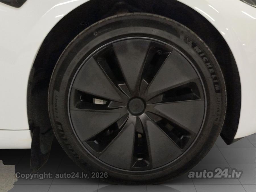Balts Tesla Model 3 2024 Tallina, ar dzinēja tilpumu 0.00 L un nobraukumu 62 tūkst. km par 42990 €, foto 10 vietnē AUTOMOTO.COM.LV