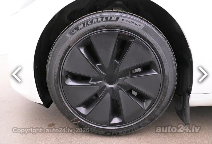 Balts Tesla Model 3 2024 Tallina, ar dzinēja tilpumu 0.00 L un nobraukumu 35 tūkst. km par 44500 €, foto 4 vietnē AUTOMOTO.COM.LV
