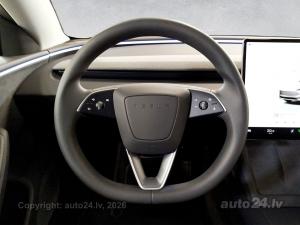White Tesla Model 3 2024 in Tallinn, with an engine capacity of 0.00 L and mileage of 30 thousand km for 45990 €, photo 5 on AUTOMOTO.COM.LV