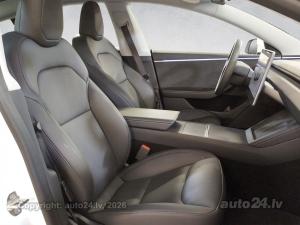 White Tesla Model 3 2024 in Tallinn, with an engine capacity of 0.00 L and mileage of 30 thousand km for 45990 €, photo 7 on AUTOMOTO.COM.LV