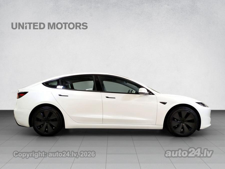 White Tesla Model 3 2024 in Tallinn, with an engine capacity of 0.00 L and mileage of 30 thousand km for 45990 €, photo 12 on AUTOMOTO.COM.LV
