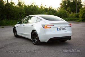 White Tesla Model 3 2024 in Parnu, with an engine capacity of 0.00 L and mileage of 46 thousand km for 30990 €, photo 5 on AUTOMOTO.COM.LV
