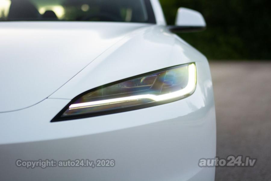 White Tesla Model 3 2024 in Parnu, with an engine capacity of 0.00 L and mileage of 46 thousand km for 30990 €, photo 11 on AUTOMOTO.COM.LV