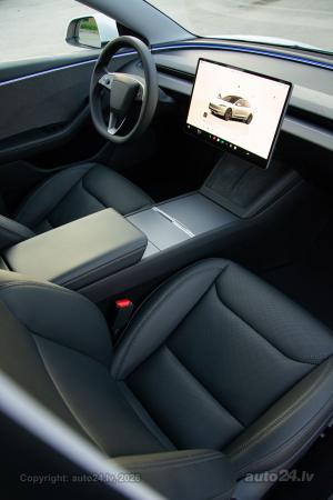White Tesla Model 3 2024 in Parnu, with an engine capacity of 0.00 L and mileage of 46 thousand km for 30990 €, photo 17 on AUTOMOTO.COM.LV