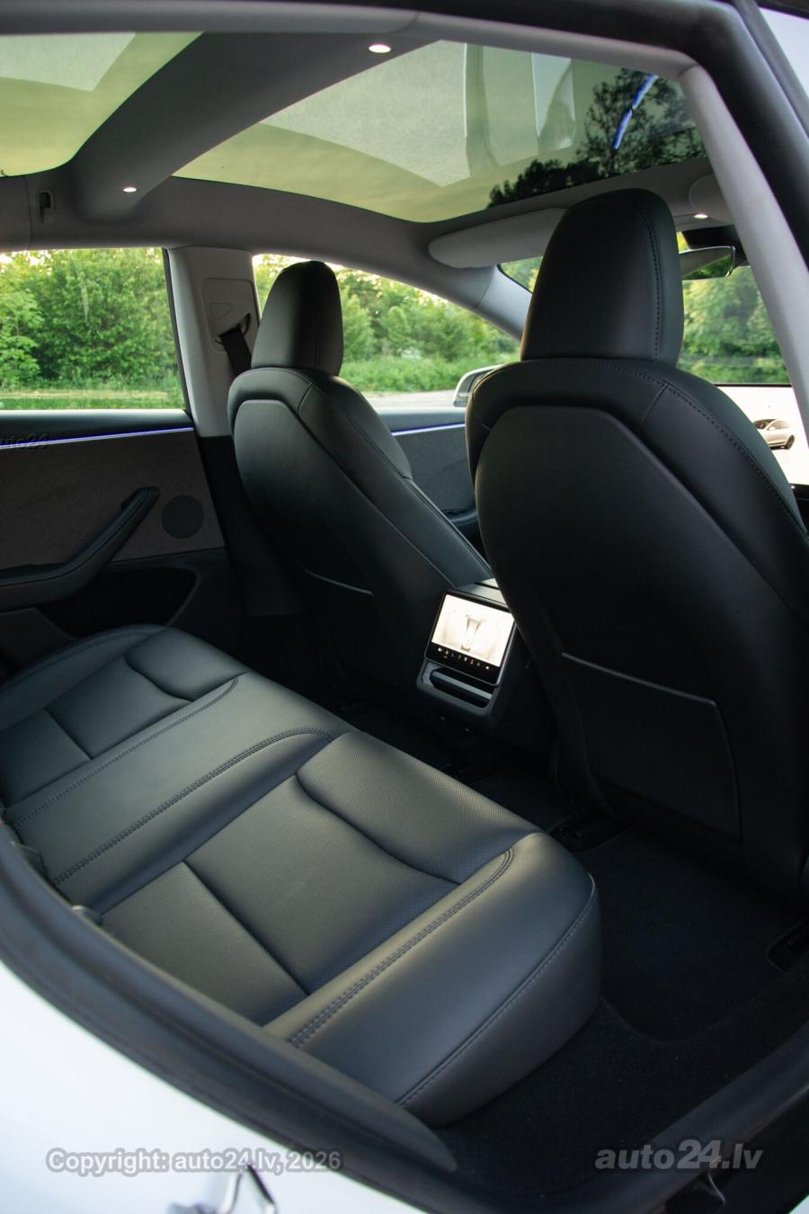 White Tesla Model 3 2024 in Parnu, with an engine capacity of 0.00 L and mileage of 46 thousand km for 30990 €, photo 20 on AUTOMOTO.COM.LV