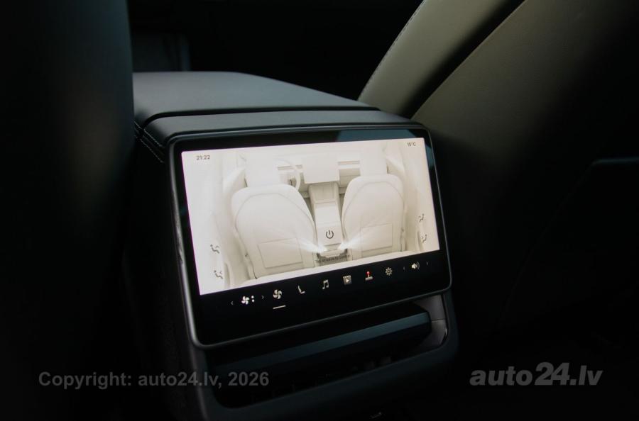 White Tesla Model 3 2024 in Parnu, with an engine capacity of 0.00 L and mileage of 46 thousand km for 30990 €, photo 21 on AUTOMOTO.COM.LV