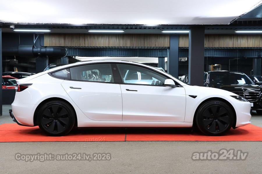 Balts Tesla Model 3 2024 Tallina, ar dzinēja tilpumu 0.00 L un nobraukumu 53 tūkst. km par 42995 €, foto 3 vietnē AUTOMOTO.COM.LV