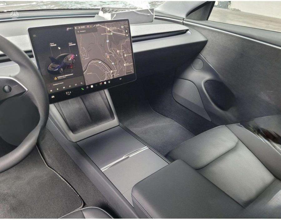 White Tesla Model 3 2024 in Kaunas, with an engine capacity of 0.00 L and mileage of 40 thousand km for 25900 €, photo 10 on AUTOMOTO.COM.LV