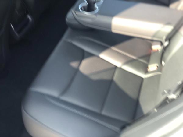 White Tesla Model 3 2024 in Riga, with an engine capacity of 0.00 L and mileage of 11 thousand km for 33150 €, photo 9 on AUTOMOTO.COM.LV