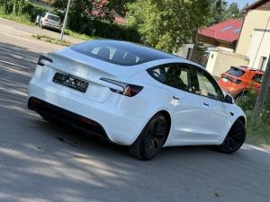 Белый Тесла Модель 3 2024 в Юрмала, объемом двигателя 0.00 л и пробегом 80 тыс. км за 37950 €, фото 13 на AUTOMOTO.COM.LV