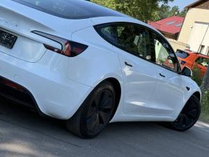 Белый Тесла Модель 3 2024 в Юрмала, объемом двигателя 0.00 л и пробегом 80 тыс. км за 37950 €, фото 14 на AUTOMOTO.COM.LV