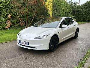 Balts Tesla Model 3 2024 Kauņa, ar dzinēja tilpumu 0.00 L un nobraukumu 36 tūkst. km par 21600 €, foto  vietnē AUTOMOTO.COM.LV