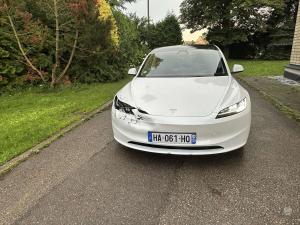 Balts Tesla Model 3 2024 Kauņa, ar dzinēja tilpumu 0.00 L un nobraukumu 36 tūkst. km par 21600 €, foto 3 vietnē AUTOMOTO.COM.LV