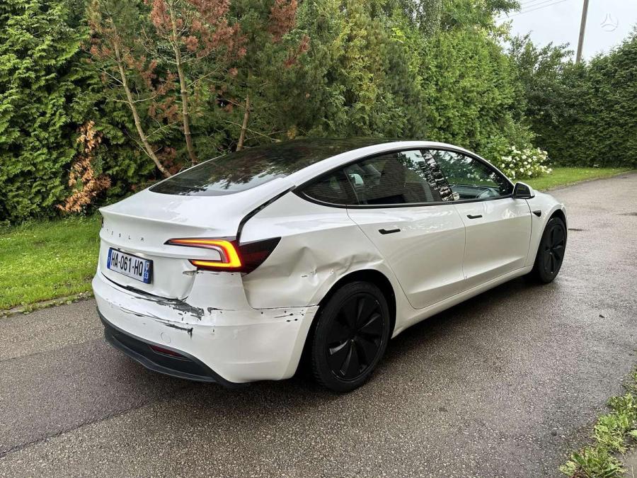 Balts Tesla Model 3 2024 Kauņa, ar dzinēja tilpumu 0.00 L un nobraukumu 36 tūkst. km par 21600 €, foto 8 vietnē AUTOMOTO.COM.LV