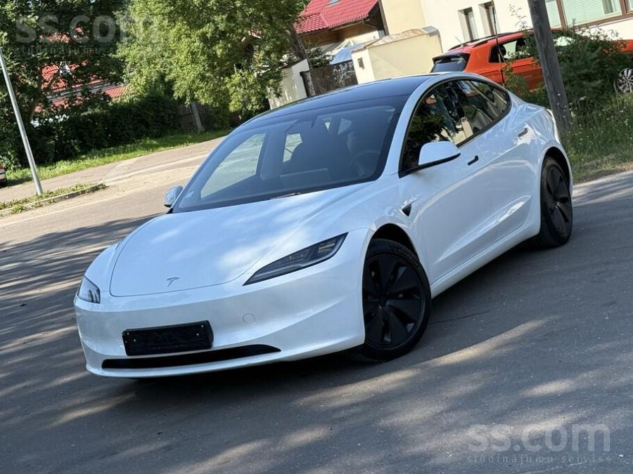 White Tesla Model 3 2024 in Jurmala, with an engine capacity of 0.00 L and mileage of 0 thousand km for 36950 €, photo 1 on AUTOMOTO.COM.LV