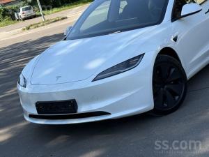 White Tesla Model 3 2024 in Jurmala, with an engine capacity of 0.00 L and mileage of 0 thousand km for 36950 €, photo 3 on AUTOMOTO.COM.LV