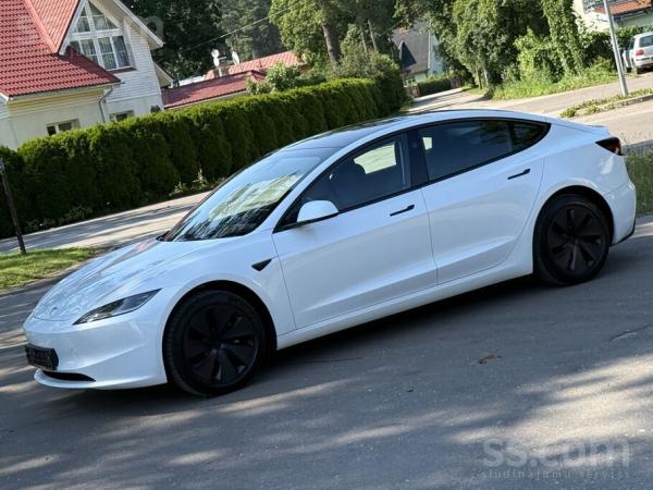White Tesla Model 3 2024 in Jurmala, with an engine capacity of 0.00 L and mileage of 0 thousand km for 36950 €, photo 4 on AUTOMOTO.COM.LV
