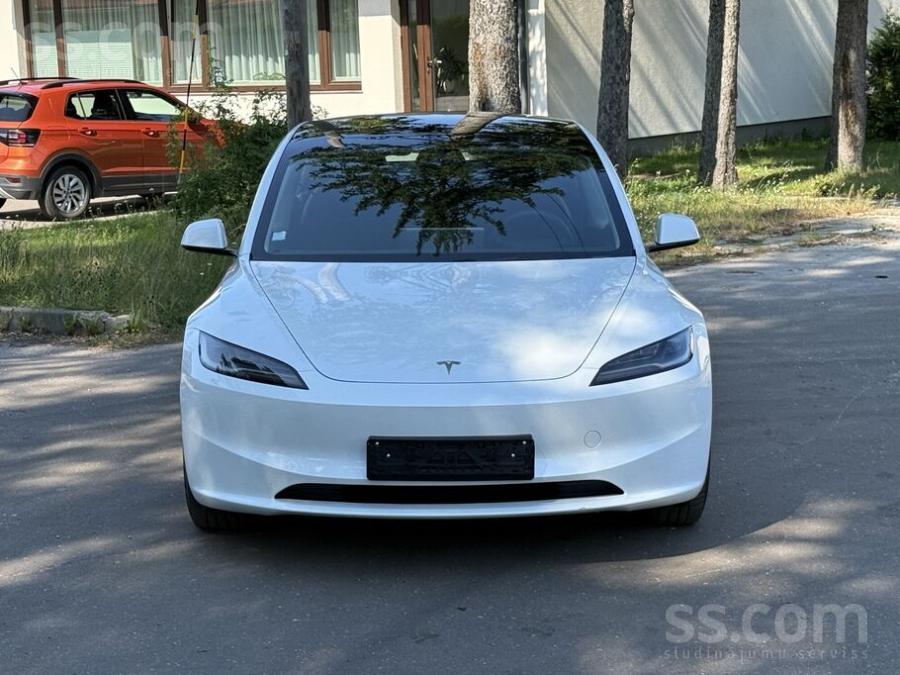 White Tesla Model 3 2024 in Jurmala, with an engine capacity of 0.00 L and mileage of 0 thousand km for 36950 €, photo 7 on AUTOMOTO.COM.LV