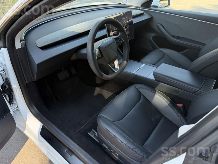 White Tesla Model 3 2024 in Jurmala, with an engine capacity of 0.00 L and mileage of 0 thousand km for 36950 €, photo 28 on AUTOMOTO.COM.LV