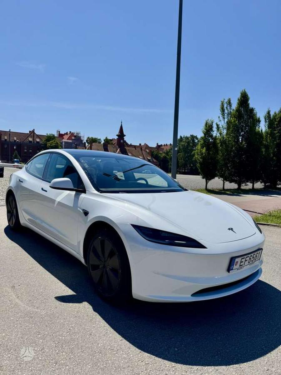 White Tesla Model 3 2024 in Klaipeda, with an engine capacity of 0.00 L and mileage of 37 thousand km for 29900 €, photo 1 on AUTOMOTO.COM.LV