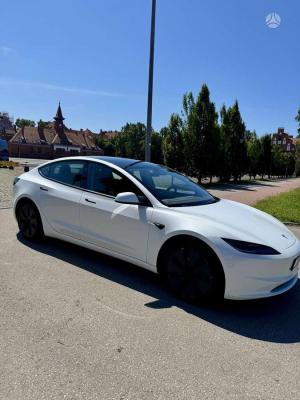 White Tesla Model 3 2024 in Klaipeda, with an engine capacity of 0.00 L and mileage of 37 thousand km for 29900 €, photo 10 on AUTOMOTO.COM.LV