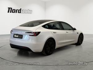 White Tesla Model 3 2024 in Tallinn, with an engine capacity of 0.00 L and mileage of 40 thousand km for 44900 €, photo 3 on AUTOMOTO.COM.LV