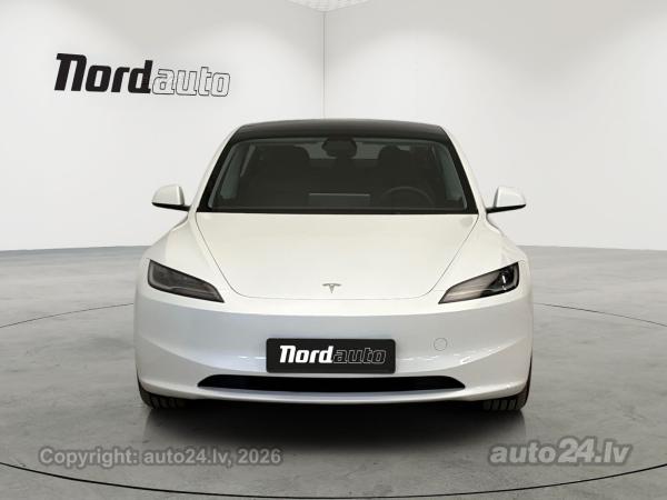 White Tesla Model 3 2024 in Tallinn, with an engine capacity of 0.00 L and mileage of 40 thousand km for 44900 €, photo 3 on AUTOMOTO.COM.LV