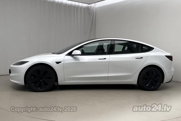 Balts Tesla Model 3 2024 Tallina, ar dzinēja tilpumu 0.00 L un nobraukumu 87 tūkst. km par 40990 €, foto 1 vietnē AUTOMOTO.COM.LV