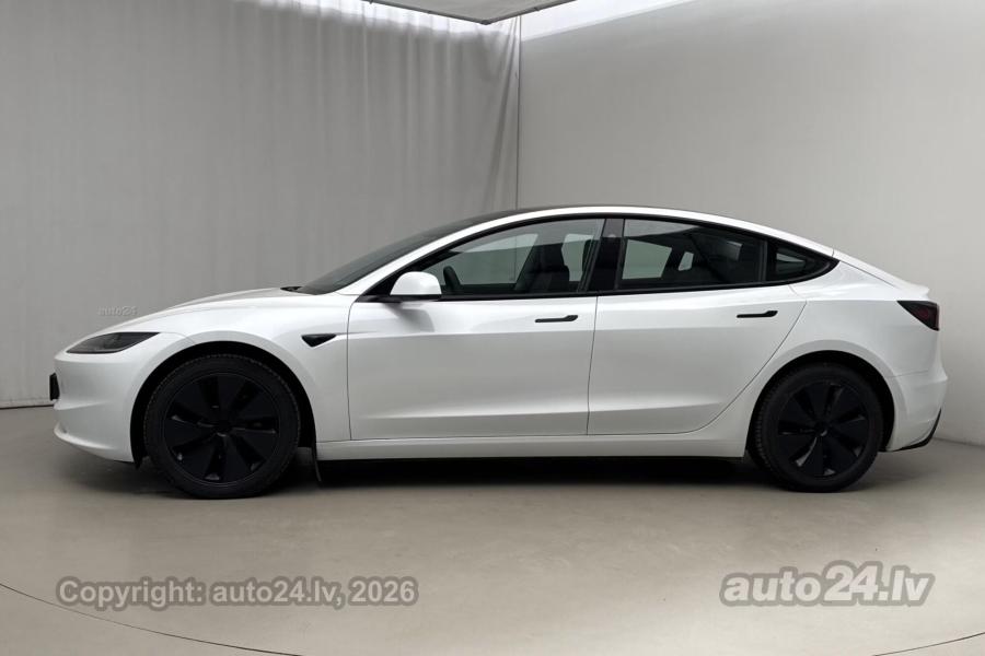 Balts Tesla Model 3 2024 Tallina, ar dzinēja tilpumu 0.00 L un nobraukumu 87 tūkst. km par 40990 €, foto 1 vietnē AUTOMOTO.COM.LV