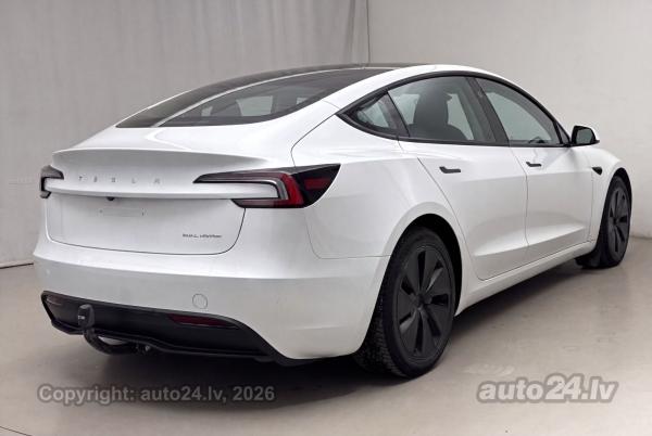 Balts Tesla Model 3 2024 Tallina, ar dzinēja tilpumu 0.00 L un nobraukumu 87 tūkst. km par 40990 €, foto 2 vietnē AUTOMOTO.COM.LV