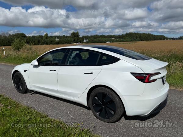 White Tesla Model 3 2024 in Tallinn, with an engine capacity of 0.00 L and mileage of 38 thousand km for 36700 €, photo 4 on AUTOMOTO.COM.LV