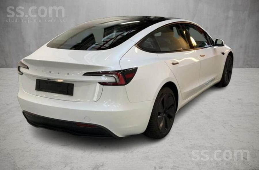 White Tesla Model 3 2024 in Riga, with an engine capacity of 0.00 L and mileage of 27 thousand km for 37900 €, photo 4 on AUTOMOTO.COM.LV