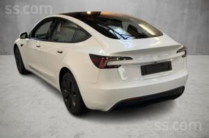 White Tesla Model 3 2024 in Riga, with an engine capacity of 0.00 L and mileage of 27 thousand km for 37900 €, photo 5 on AUTOMOTO.COM.LV