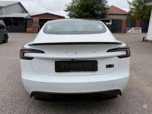 Balts Tesla Model 3 2024 Kauņa, ar dzinēja tilpumu 0.00 L un nobraukumu 24 tūkst. km par 27990 €, foto 3 vietnē AUTOMOTO.COM.LV