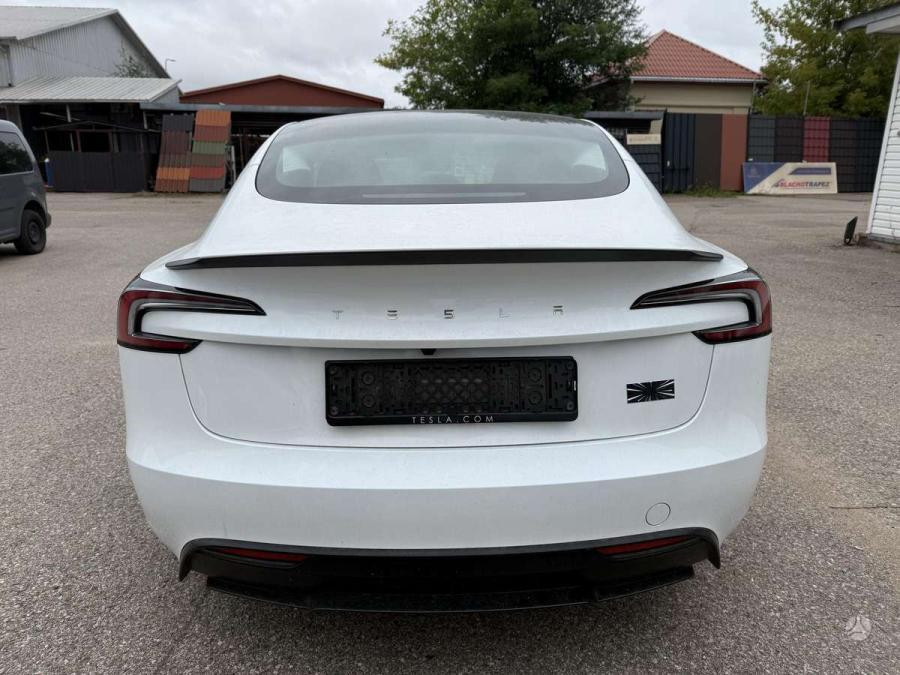 Balts Tesla Model 3 2024 Kauņa, ar dzinēja tilpumu 0.00 L un nobraukumu 24 tūkst. km par 27990 €, foto 3 vietnē AUTOMOTO.COM.LV