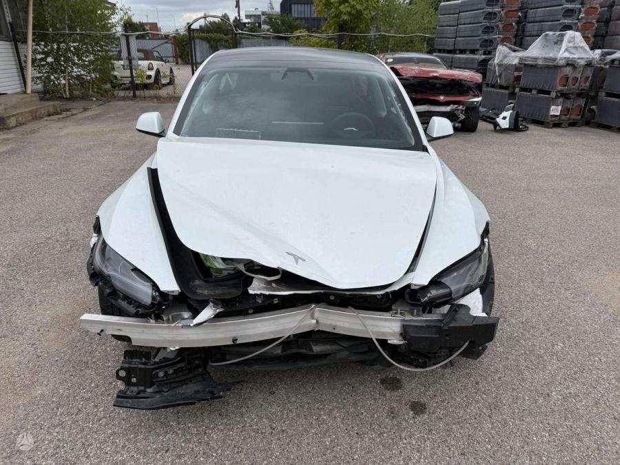 Balts Tesla Model 3 2024 Kauņa, ar dzinēja tilpumu 0.00 L un nobraukumu 24 tūkst. km par 27990 €, foto 9 vietnē AUTOMOTO.COM.LV