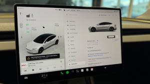 White Tesla Model 3 2024 in Riga, with an engine capacity of 0.00 L and mileage of 75 thousand km for 42000 €, photo 13 on AUTOMOTO.COM.LV