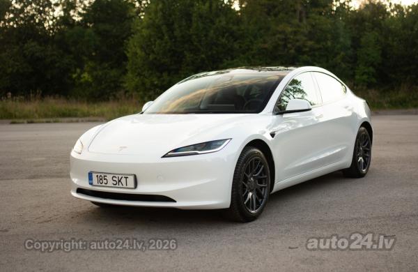 Balts Tesla Model 3 2024 Pērnava, ar dzinēja tilpumu 0.00 L un nobraukumu 29 tūkst. km par 32990 €, foto  vietnē AUTOMOTO.COM.LV