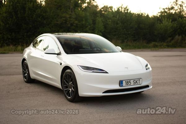 White Tesla Model 3 2024 in Parnu, with an engine capacity of 0.00 L and mileage of 29 thousand km for 32990 €, photo 3 on AUTOMOTO.COM.LV