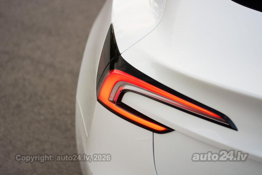 Balts Tesla Model 3 2024 Pērnava, ar dzinēja tilpumu 0.00 L un nobraukumu 29 tūkst. km par 32990 €, foto 12 vietnē AUTOMOTO.COM.LV
