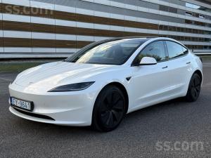Белый Тесла Модель 3 2024 в Рига, объемом двигателя 0.00 л и пробегом 35 тыс. км за 39900 €, фото  на AUTOMOTO.COM.LV