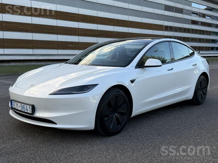 Balts Tesla Model 3 2024 Rīga, ar dzinēja tilpumu 0.00 L un nobraukumu 35 tūkst. km par 39900 €, foto 1 vietnē AUTOMOTO.COM.LV