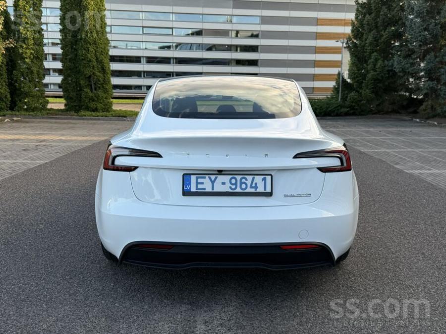 Balts Tesla Model 3 2024 Rīga, ar dzinēja tilpumu 0.00 L un nobraukumu 35 tūkst. km par 39900 €, foto 7 vietnē AUTOMOTO.COM.LV